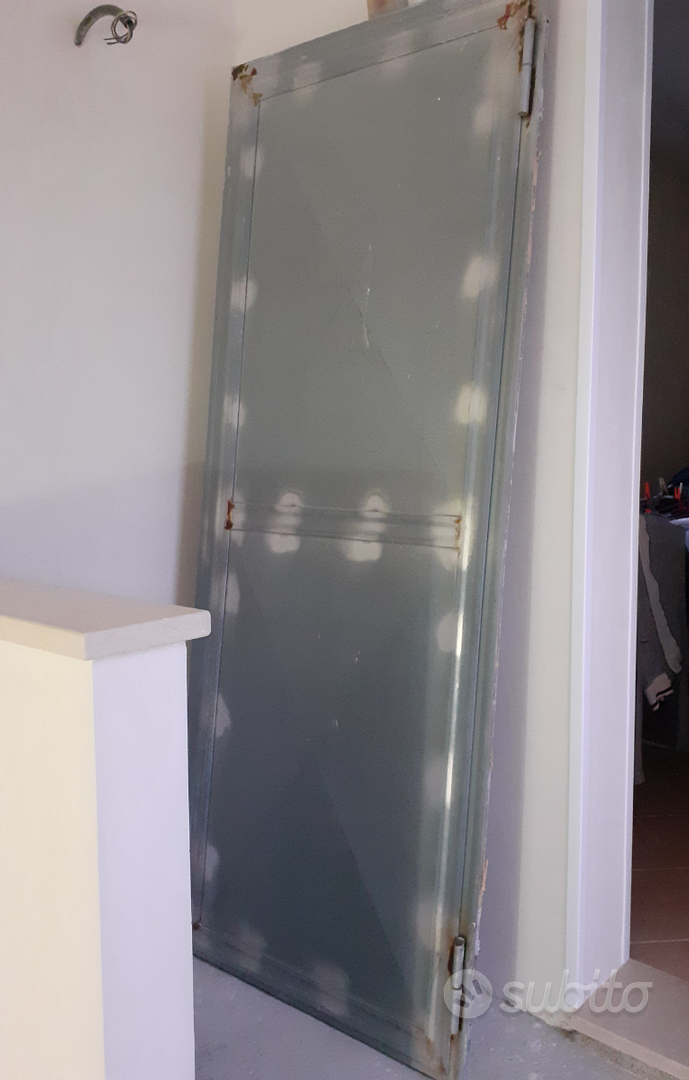 Porta in ferro - Arredamento e Casalinghi In vendita a Taranto