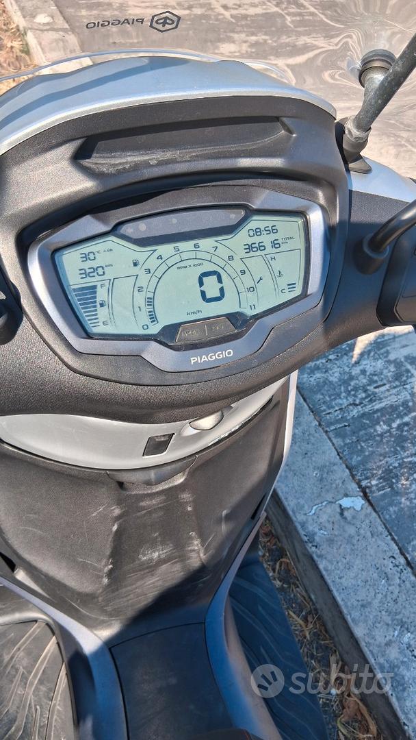 Piaggio Beverly 300 - 2021 - Moto e Scooter In vendita a Latina