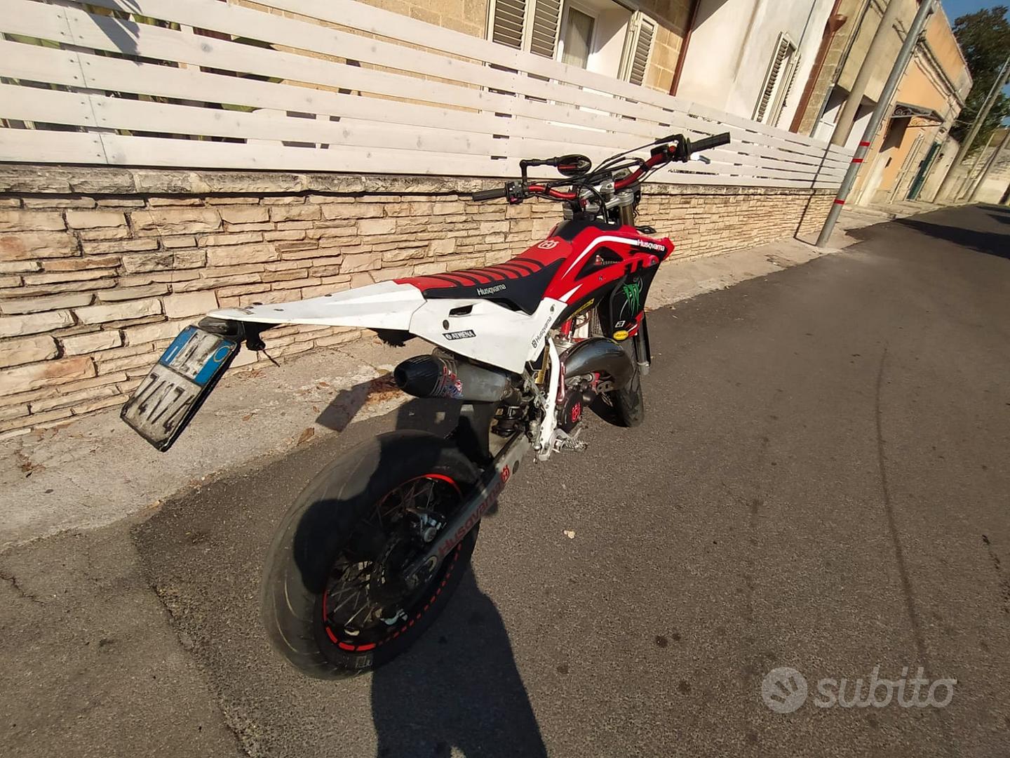 Husqvarna SM 125 - Moto e Scooter In vendita a Lecce