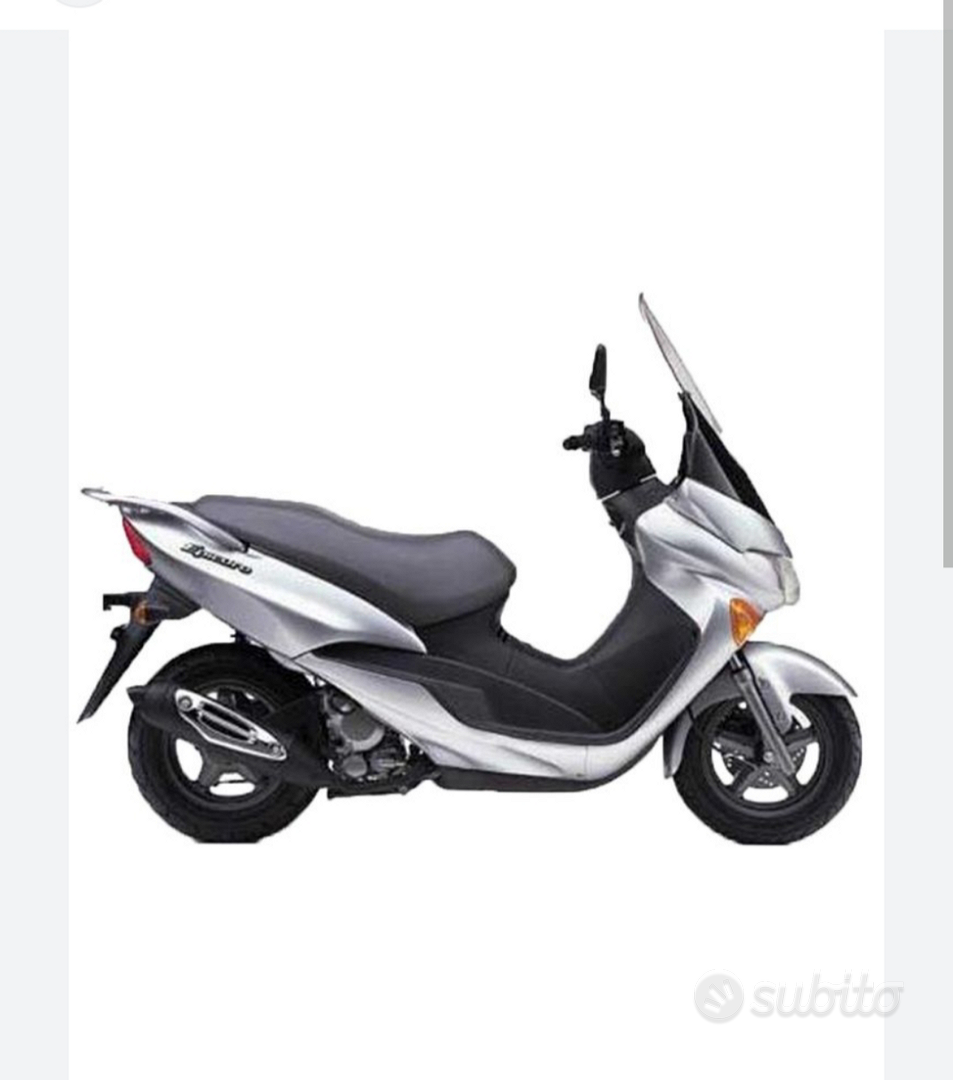 Scooter Suzuki 150 cc modello epicuro - Moto e Scooter In vendita a Lecce