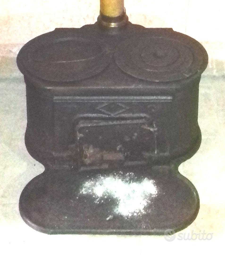 Antica stufa a legna in ghisa - Arredamento e Casalinghi In vendita a Parma