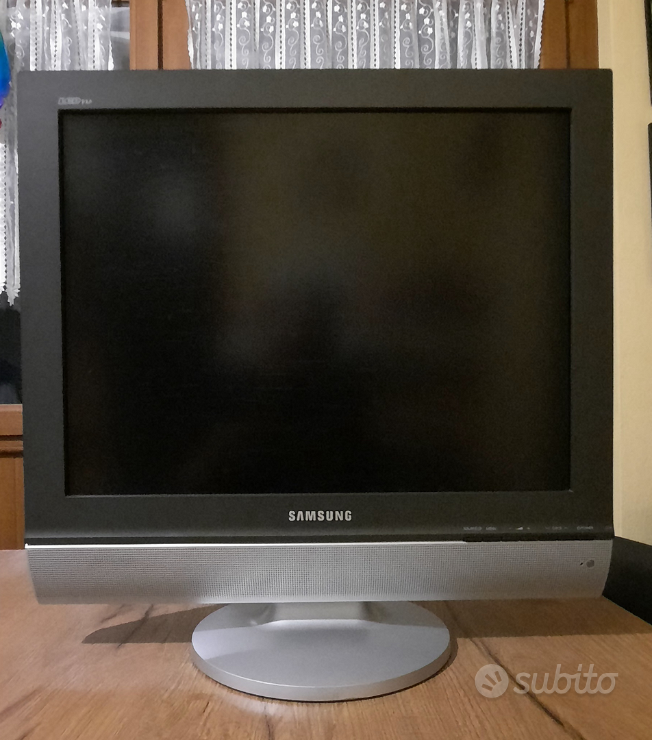 Monitor / TV LCD samsung 21" - Audio/Video In vendita a Venezia