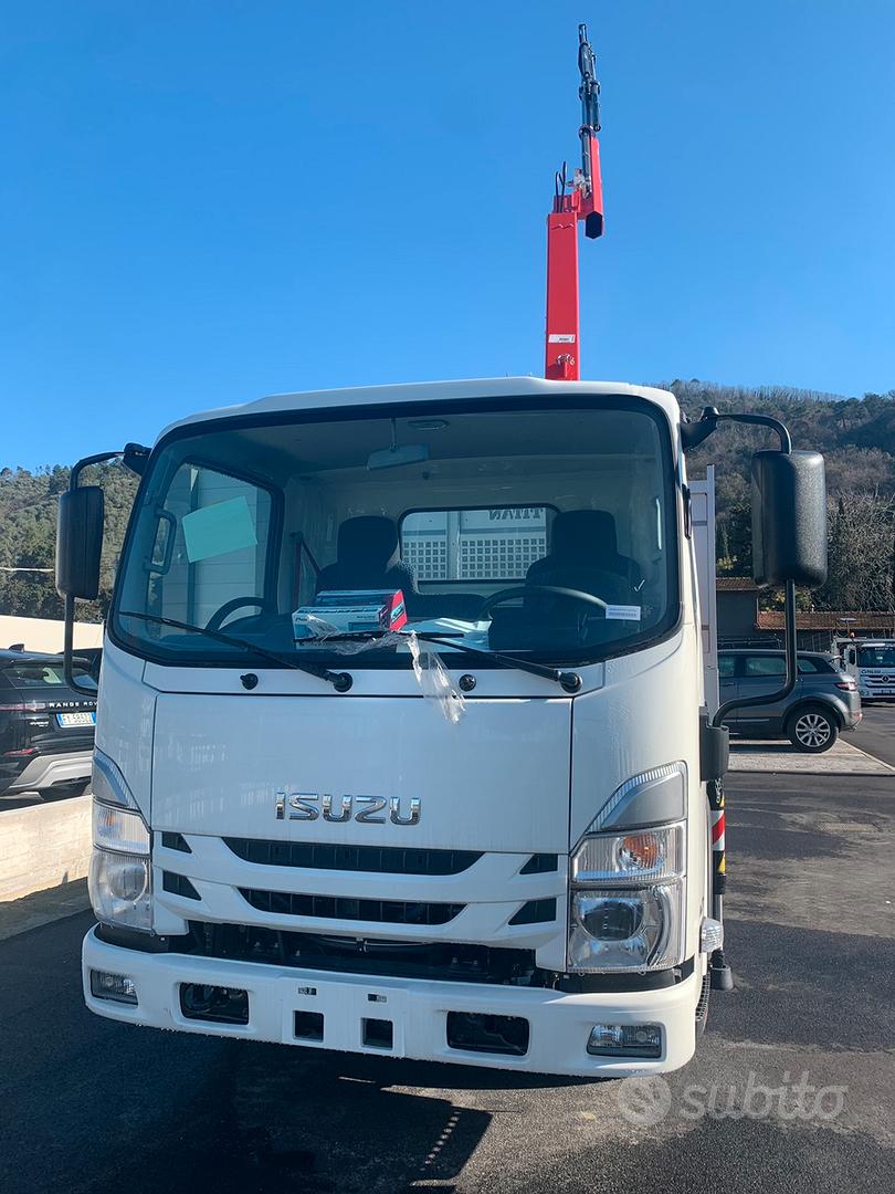 Isuzu m21 ribaltabile con gru - Veicoli commerciali In vendita a Lucca