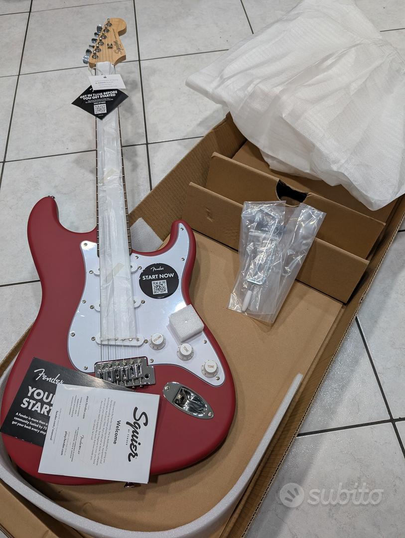 Fender Squier Debut Series Stratocaster SSS - Strumenti Musicali In ...