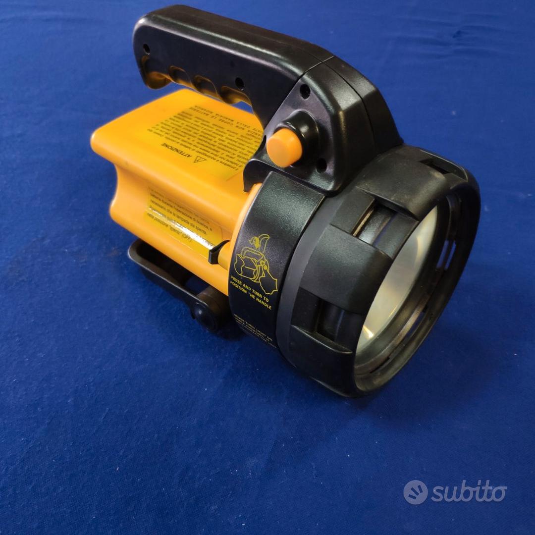 Potentissima torcia ricaricabile - Giardino e Fai da te In vendita a ...