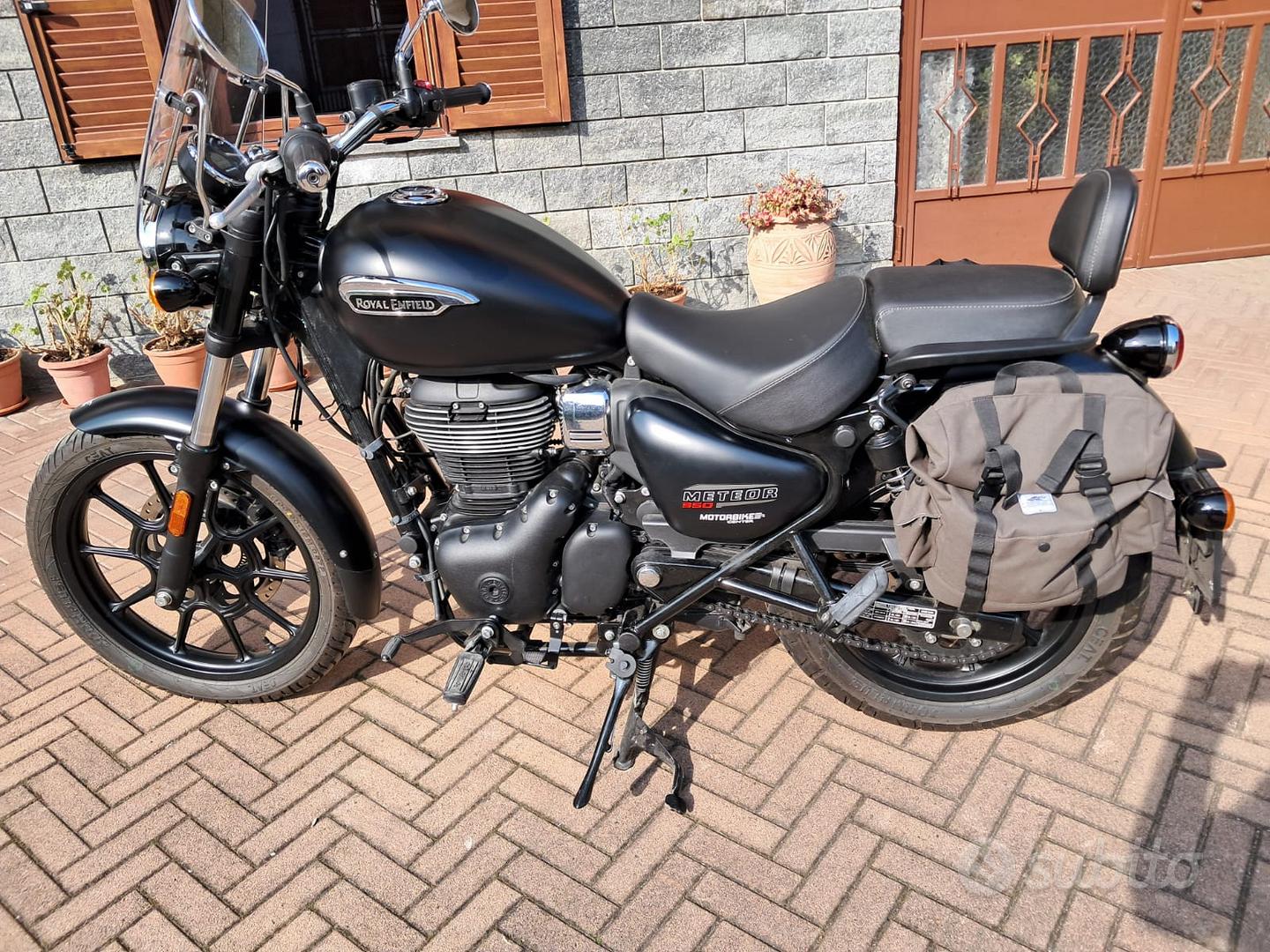 Moto Royal Enfield Meteor 350 - anno 2022 - Moto e Scooter In vendita a ...