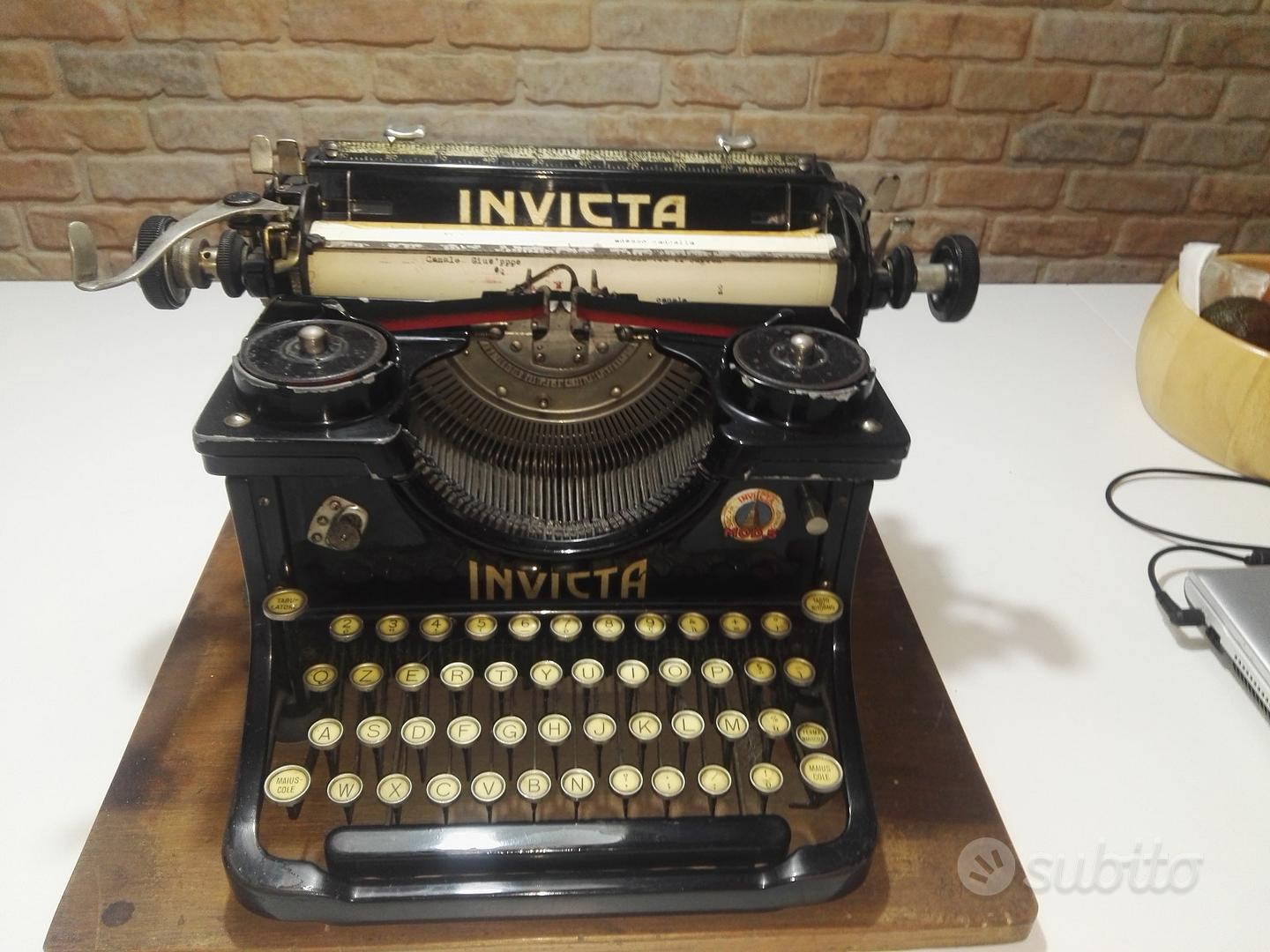 Macchina da scrivere Invicta Mod 5 - Collezionismo In vendita a Milano