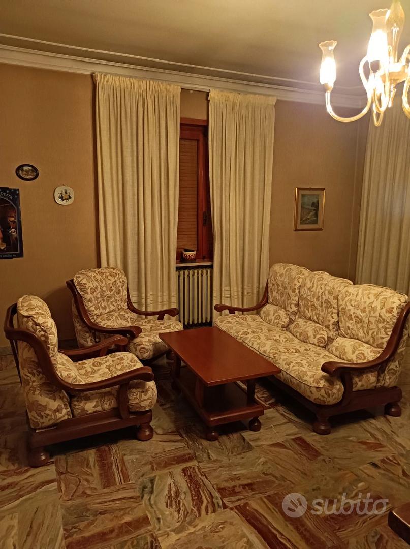 Salotto di pregio 3 pezzi (1 divano+2 poltrone) - Arredamento e ...