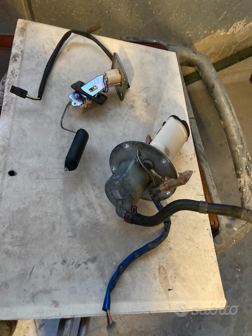 Pompa e benzina e galleggiante - Accessori Moto In vendita a Napoli