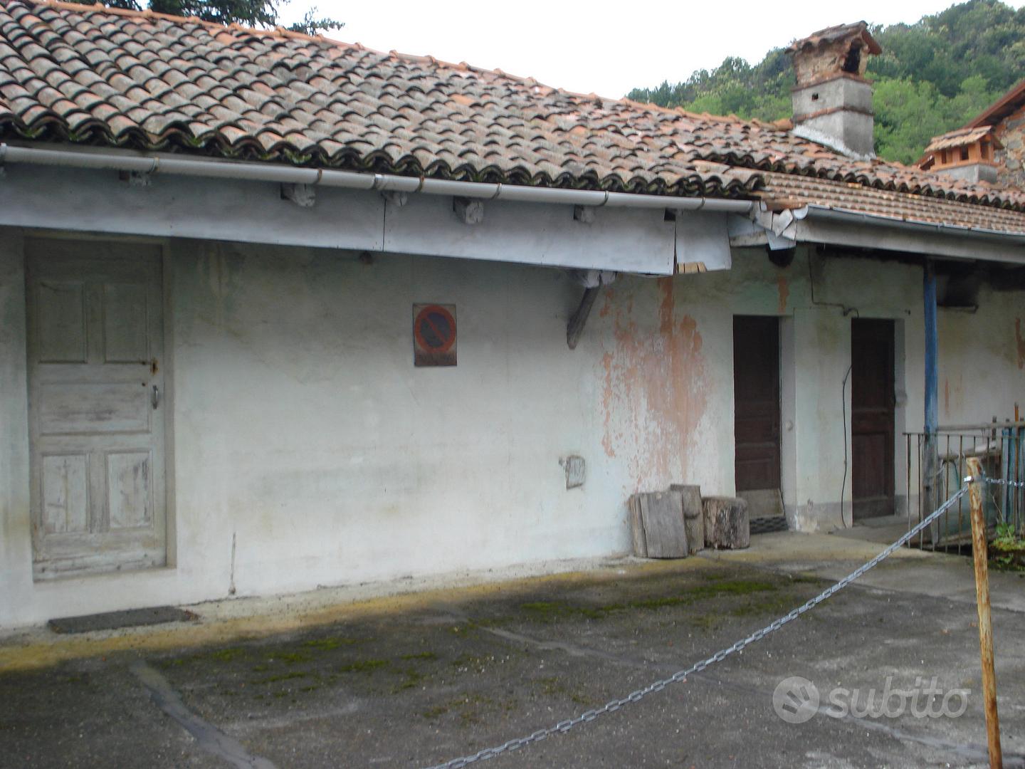 Casa rustico con terreno adiacente - Terreni e rustici In vendita a ...