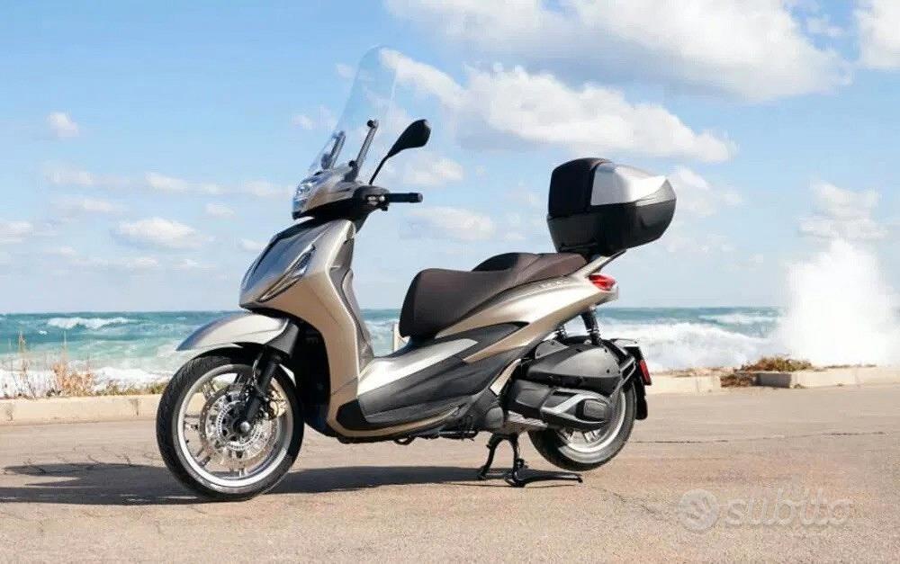 Piaggio Beverly 300 - 2024 - Moto e Scooter In vendita a Bologna