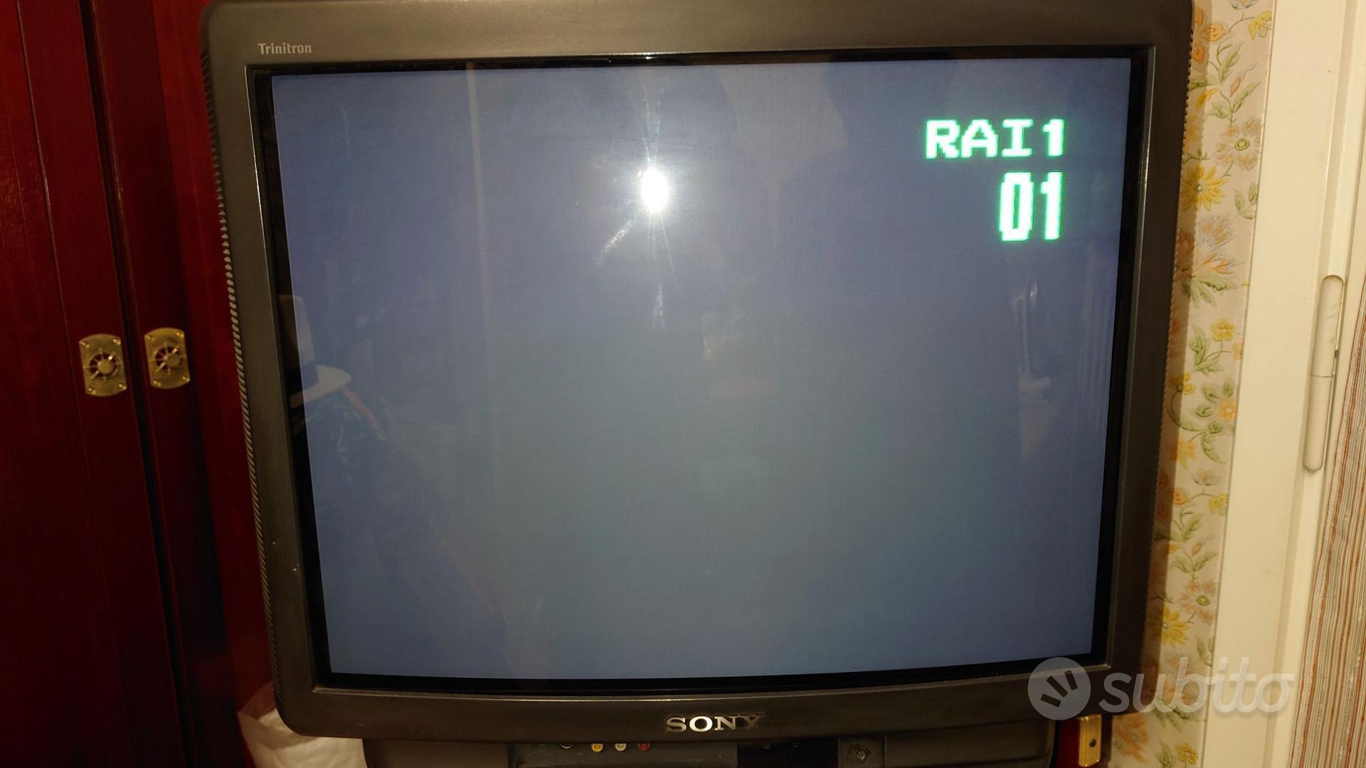 TV Sony Trinitron color - Audio/Video In vendita a Verbano-Cusio-Ossola