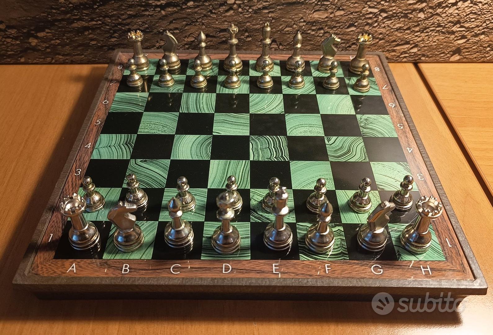Scacchi in metallo scacchiera plastica anni 80 - Collezionismo In ...