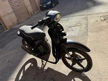 Scarabeo 4 tempi - Moto e Scooter In vendita a Trapani