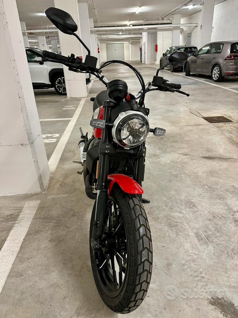 Ducati Scrambler Icon Red 2022 - Moto e Scooter In vendita a Roma