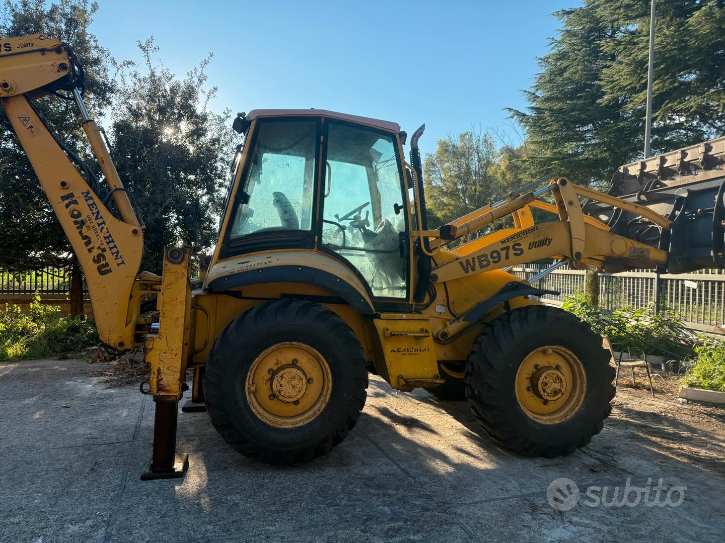 Terna Komatsu WB 97S 4 Ruote Motrici Sterzanti - Veicoli commerciali In ...