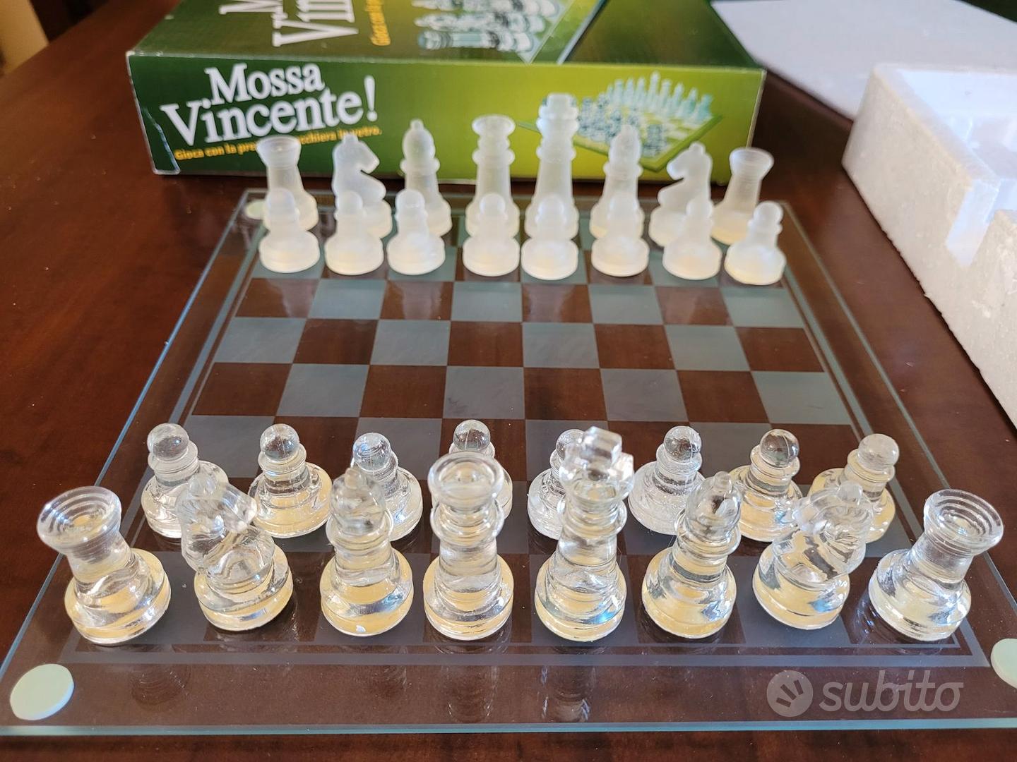 SCACCHIERA 25cm IN VETRO COMPLETA 32 PEZZI SCACCHI - Collezionismo In ...