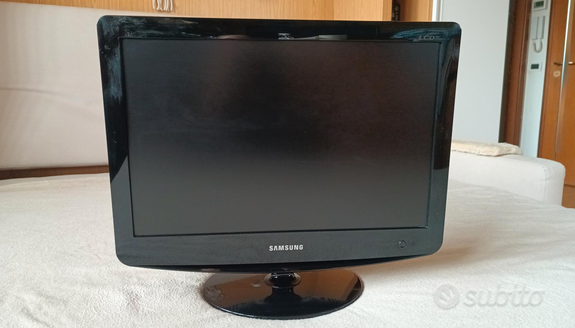 Monitor TV 21" full HD - Audio/Video In vendita a Milano