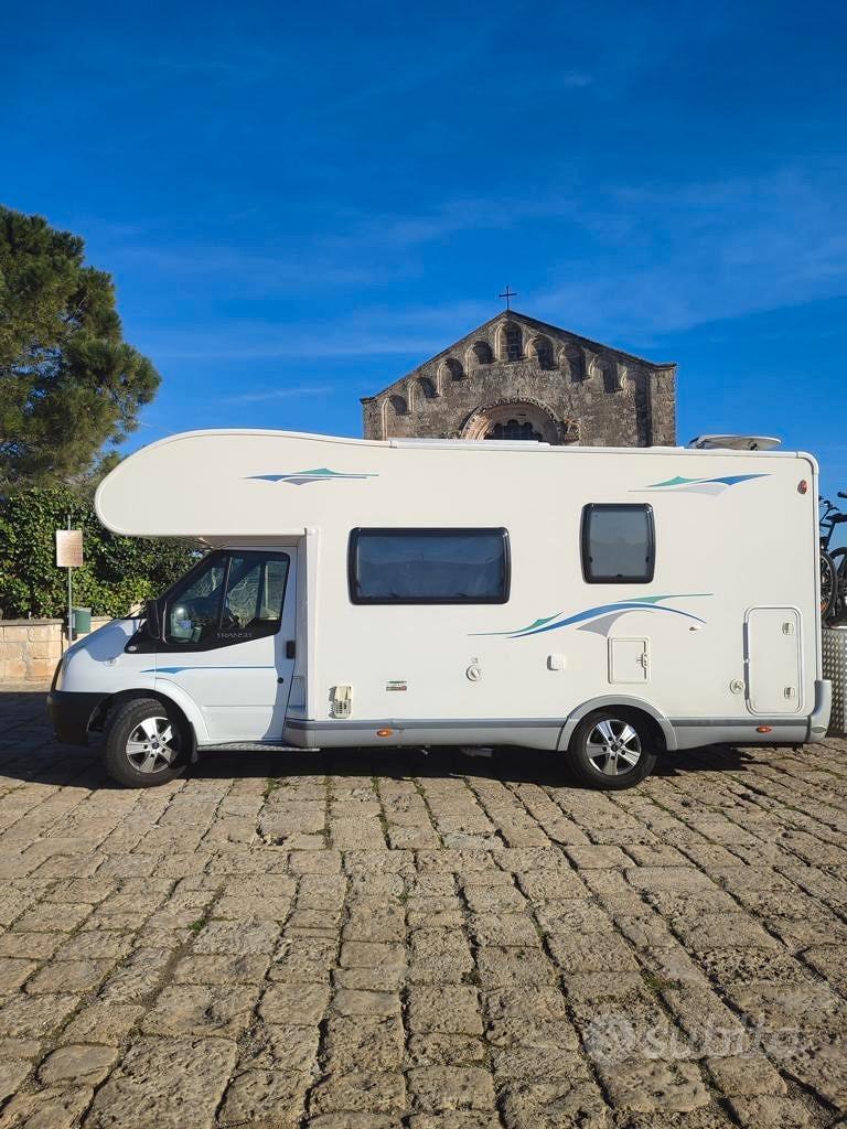 Camper Autocaravan Ford transit 2011 2.2TD 6POSTI - Caravan e Camper In ...