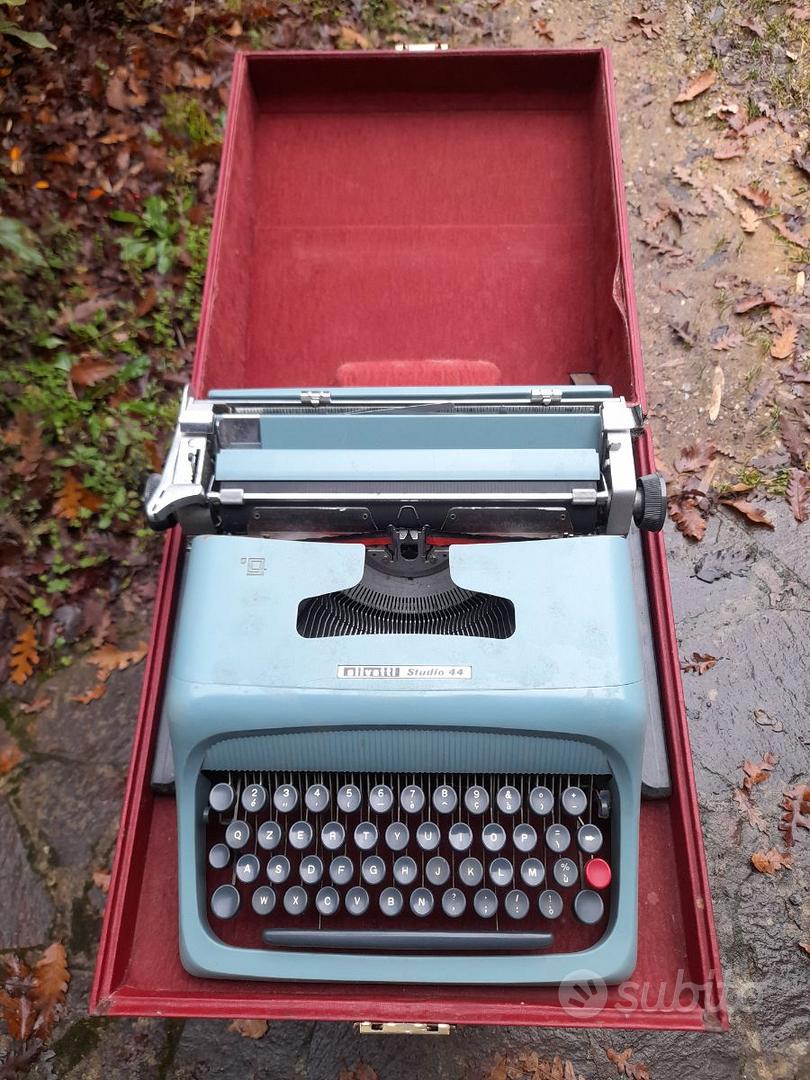 Macchina da scrivere Olivetti - Collezionismo In vendita a Siena