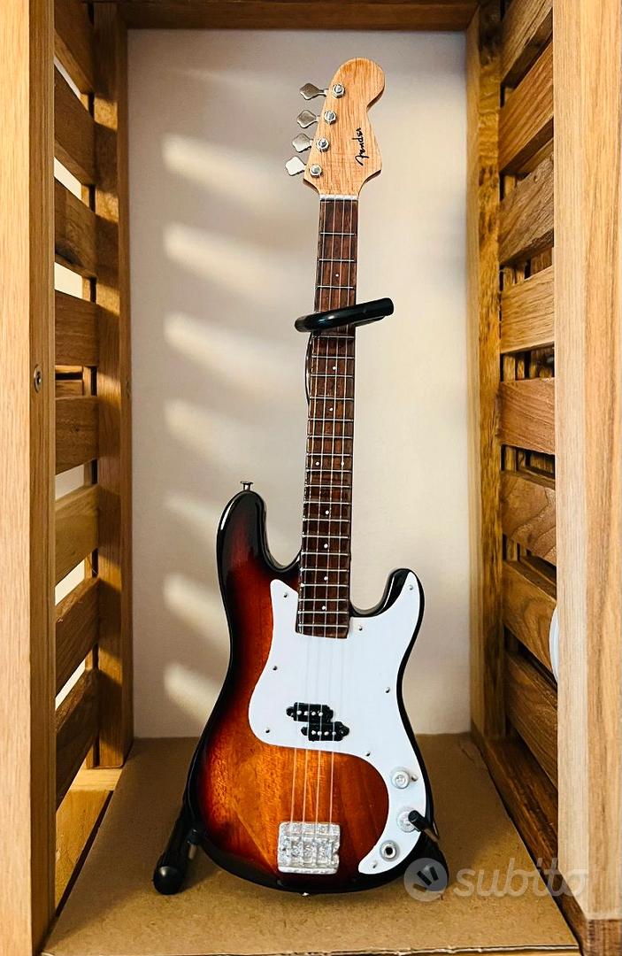 Mini Basso 1:4 Fender Precision Bass Sunburst - Collezionismo In ...