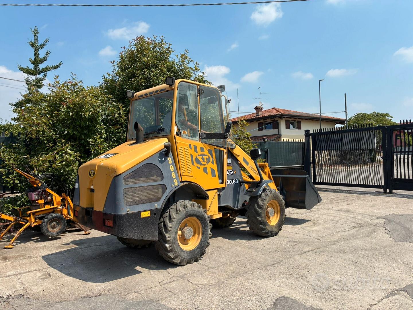 Subito - 2D Macchine Srl - P177 - Pala Gommata 30 q snodata Venieri ...