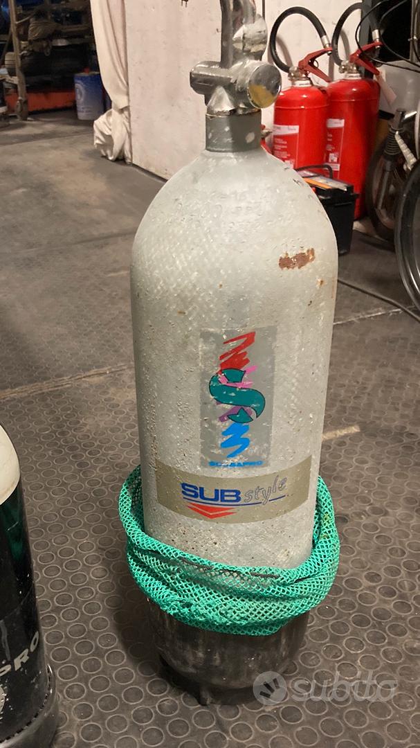 Bombola sub 10litri 200 bar da revisionare - Sports In vendita a Roma