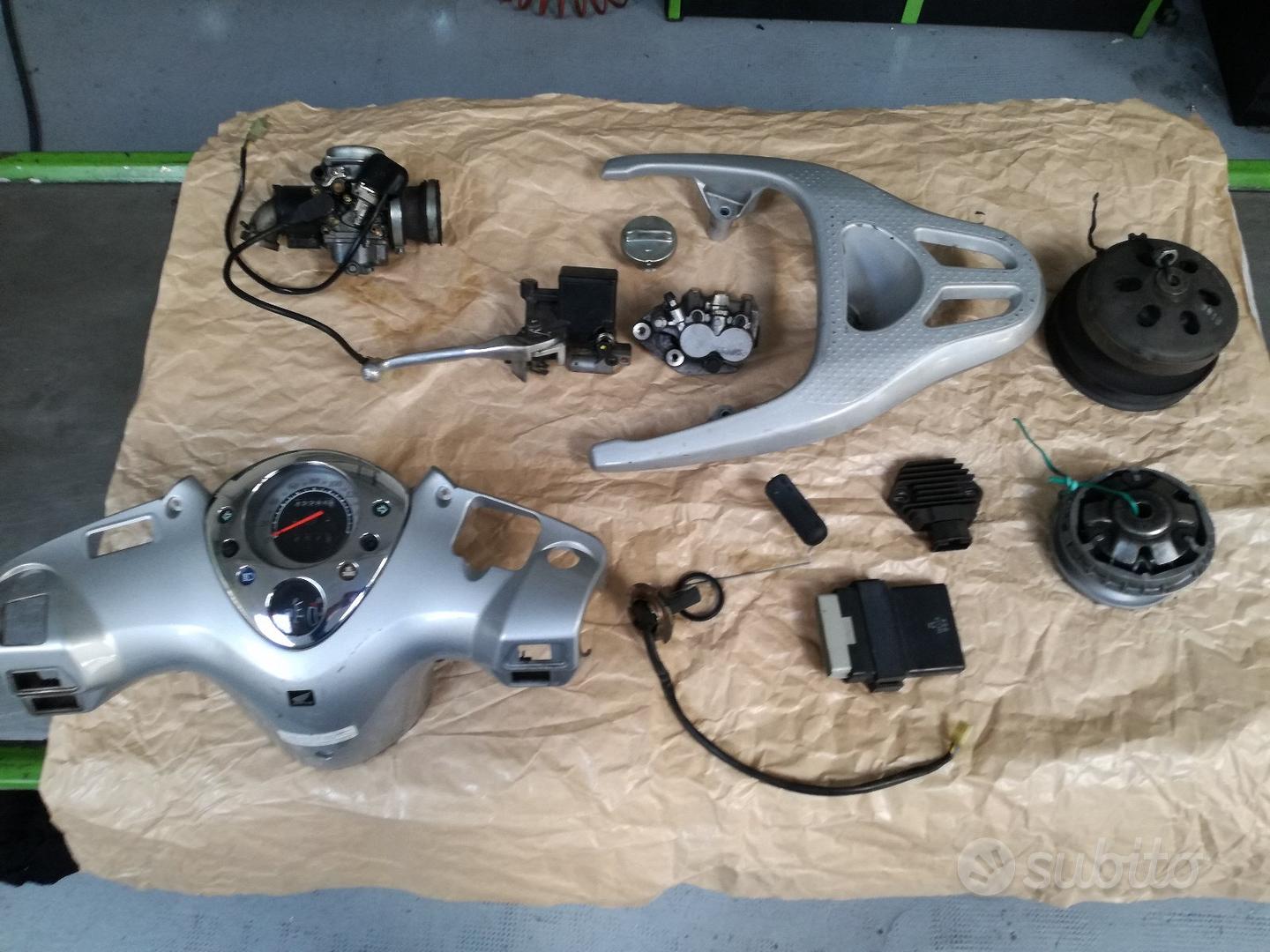 Subito - AMODEO MOTO DI AMODEO EMILIO & C. S.N.C. - Honda Chiocciola 150 Ricambi vari ...