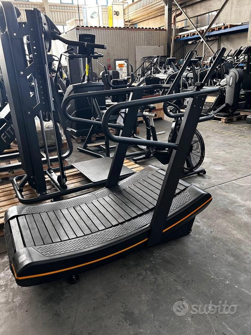 Subito - GOLD GYM EQUIPMENT - TAPIS ROULANT CURVO SIMIL SKILLMILL TECHNOGYM - Sports In vendita ...