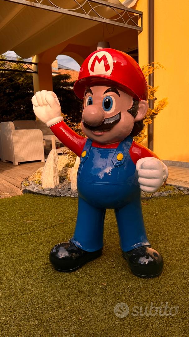 Statua Super Mario bros 1 metro - Collezionismo In vendita a Cuneo