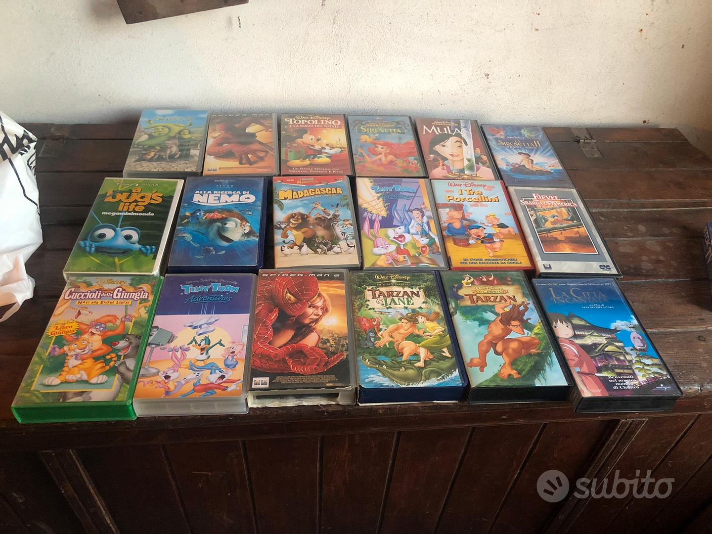 Lotto 18 VHS Cartoni Animati Classici Disney Pixar - Musica e Film In ...