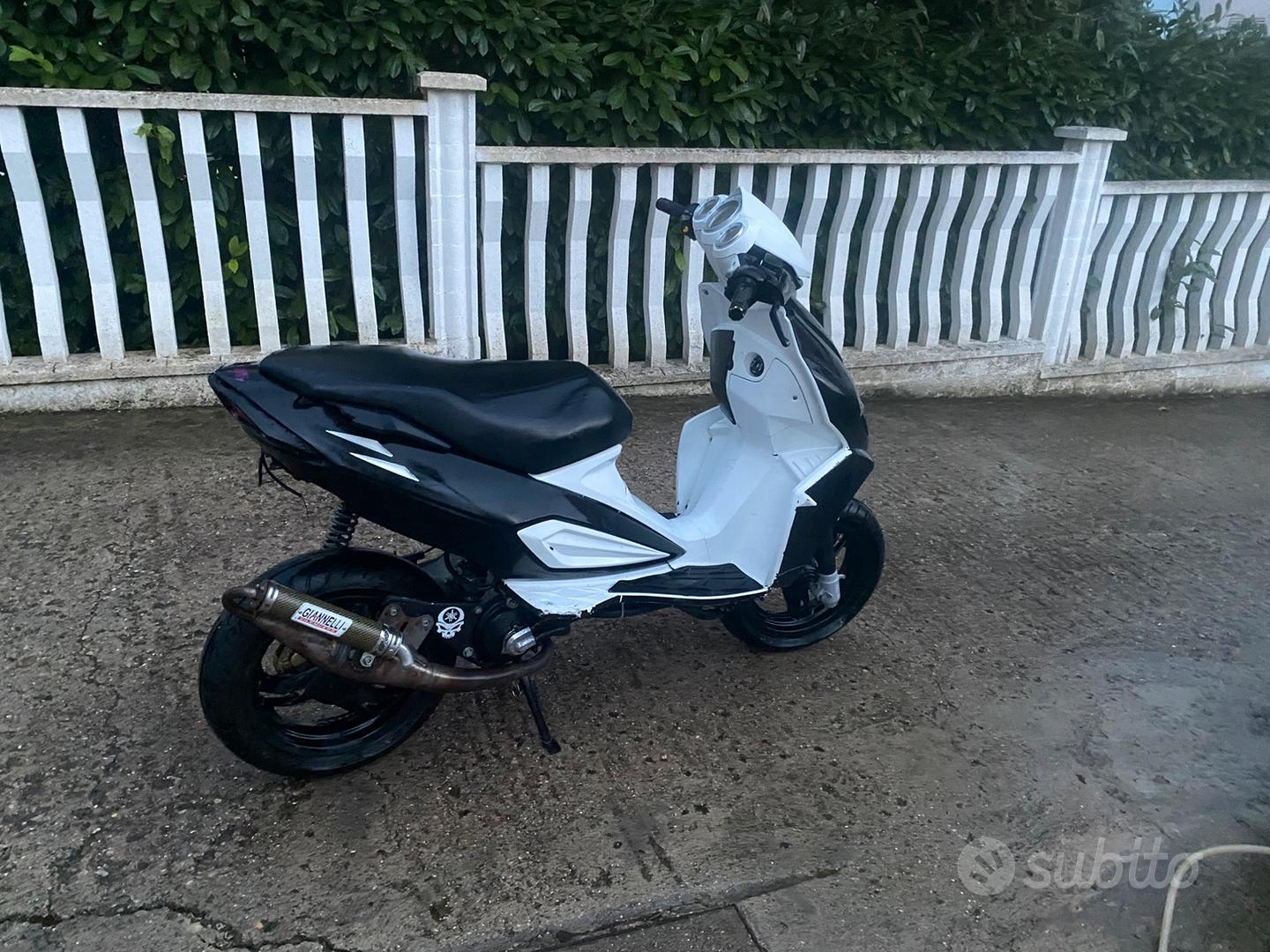 Malaguti F12R Phantom 70cc - Moto e Scooter In vendita a Perugia