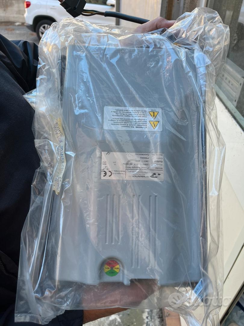 Caricabatterie automatico 24v - Nautica In vendita a Crotone