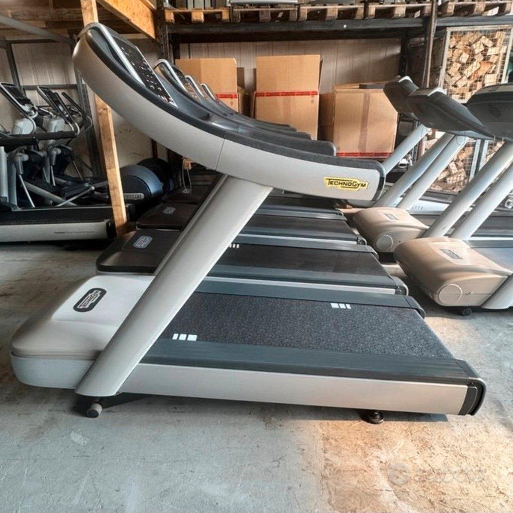 Subito - GOLD GYM EQUIPMENT - TECHNOGYM EXCITE RUN NOW 500 LED TAPIS ...