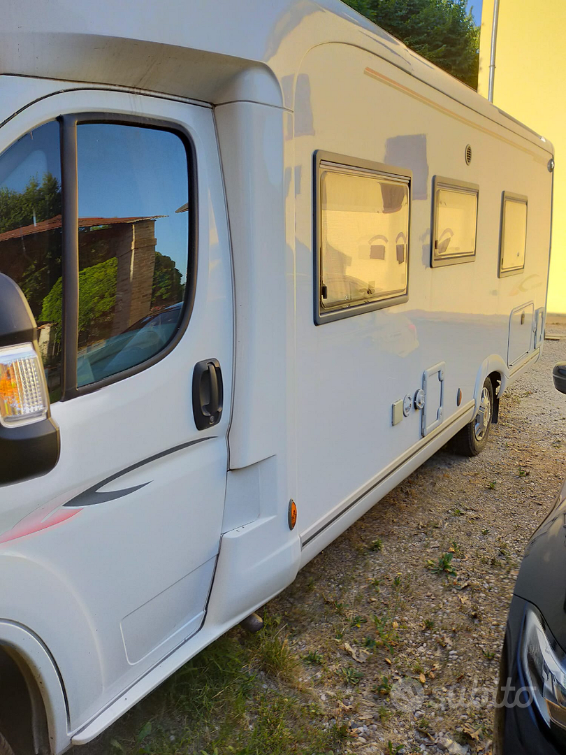 Camper Semi Integrale Fleurette 2.3 M-Jet - 2008 - Caravan e Camper In ...
