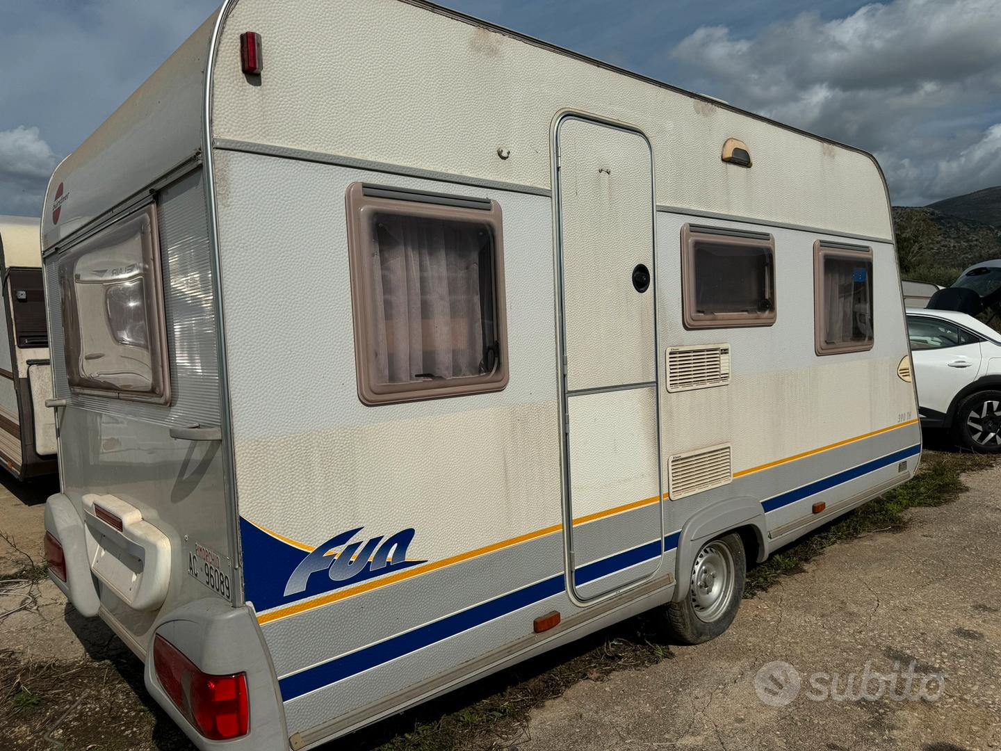 Roulotte Burstner del 2004 - Caravan e Camper In vendita a Latina
