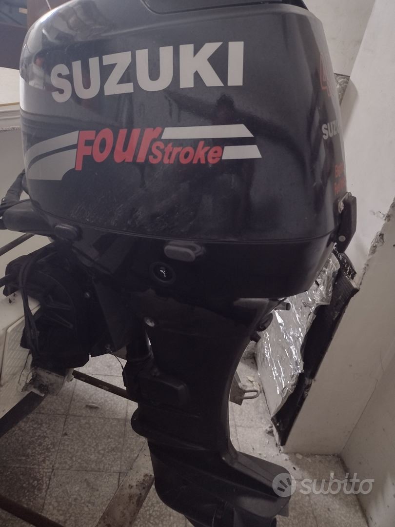 Motore marino Suzuki four stroke 40 CV - Nautica In vendita a Catania