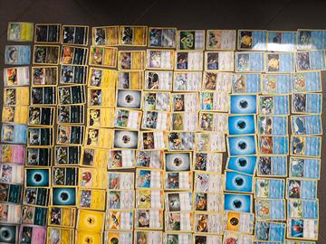 carte Pokemon n. 330 miste - Collezionismo In vendita a Rimini