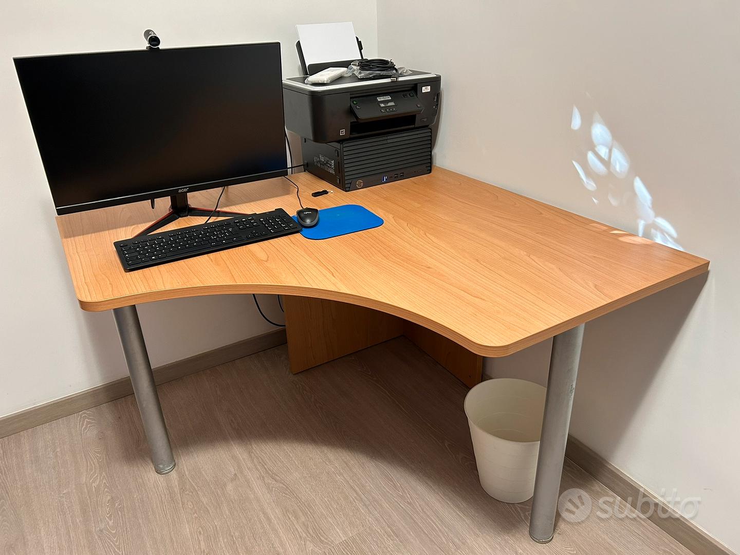 Scrivania in legno angolare - Arredamento e Casalinghi In vendita a Roma