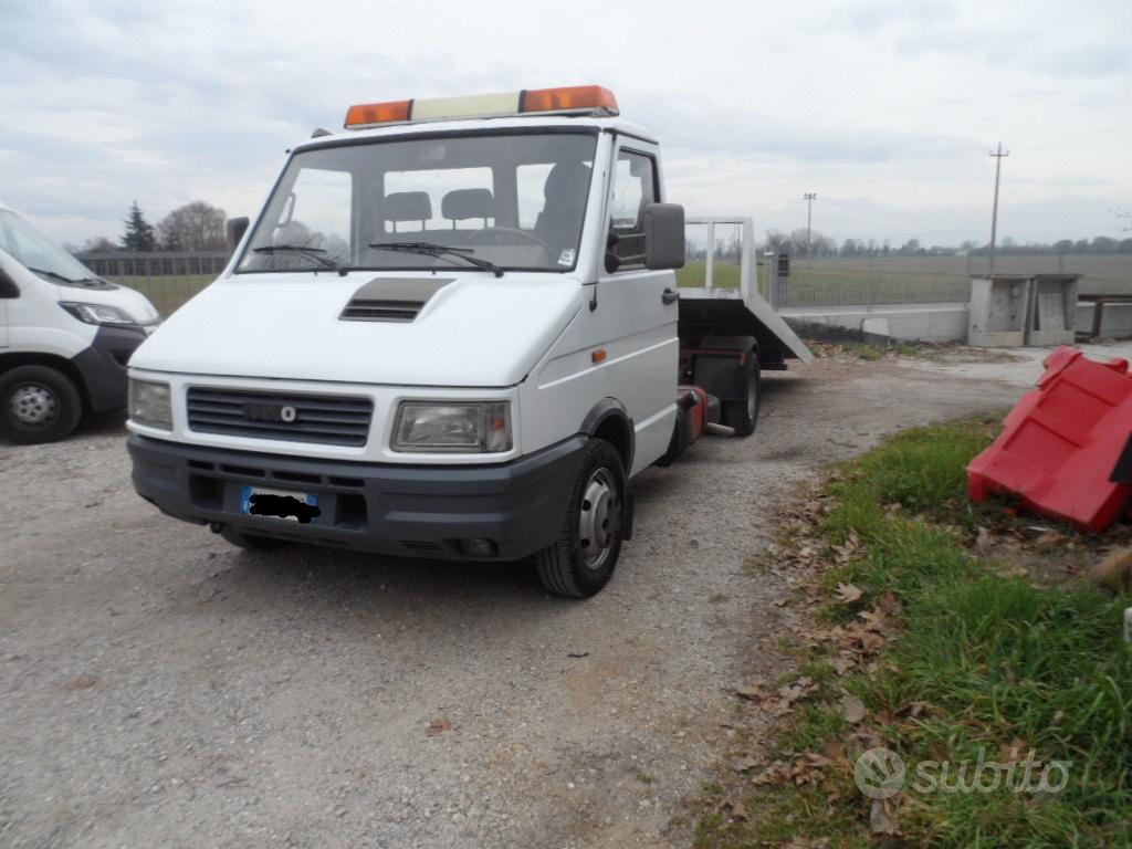 Dayli 35/12 carroattrezzi - Veicoli commerciali In vendita a Bologna