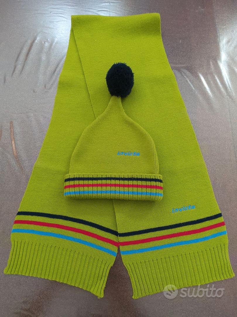 Set cappello e sciarpa Invicta Diadora - Abbigliamento e Accessori In vendita a Roma