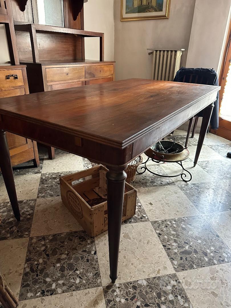 Tavolo con le sedie - Arredamento e Casalinghi In vendita a Bari