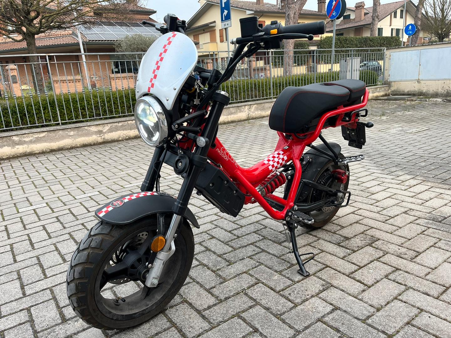 Ciclomotore elettrico Garelli Ciclone E2 - Moto e Scooter In vendita a ...