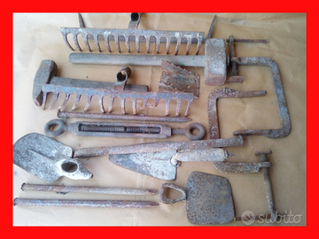 Vecchi attrezzi da lavoro e contadino in ferro - Giardino e Fai da te ...