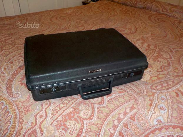 Valigetta 24 ore - Abbigliamento e Accessori In vendita a Genova