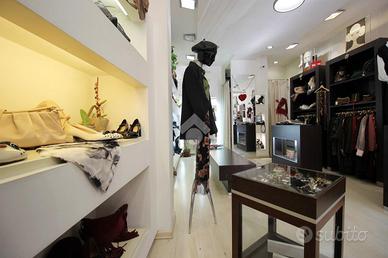 Subito - TECNOCASA - STUDIO PRATO OVEST SAS - NEGOZIO A PRATO - Uffici ...