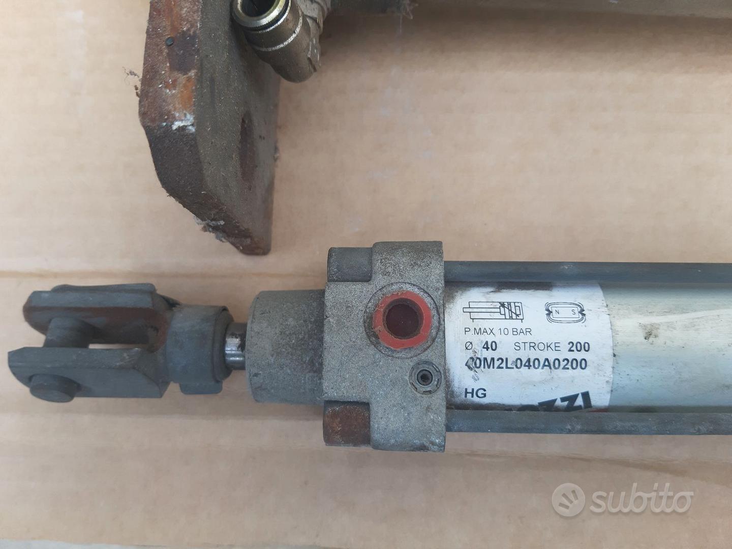 Pistoni pneumatici - Giardino e Fai da te In vendita a Alessandria