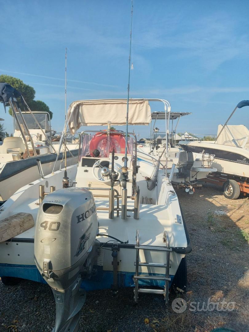 Barca con motore 40 cv - Nautica In vendita a Bari