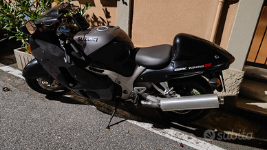 Hayabusa iconica, primo modello 2000 a iniettori - Moto e Scooter In ...