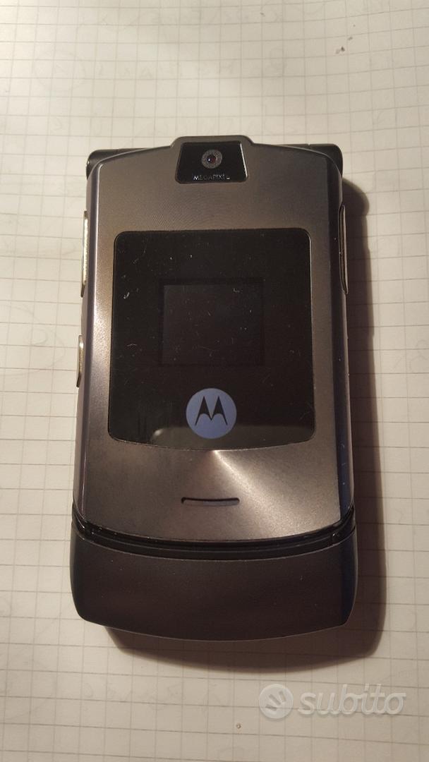 Telefono cell. MOTOROLA RAZR V3i Silver(scatola) - Telefonia In vendita ...